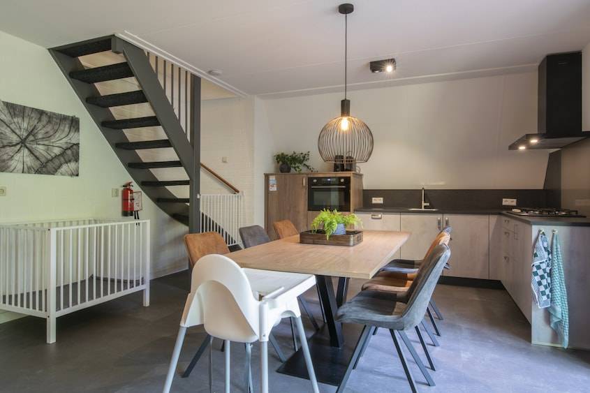 116 M² Bungalow ∙ 3 Slaapkamers ∙ 6 Gasten - Breda