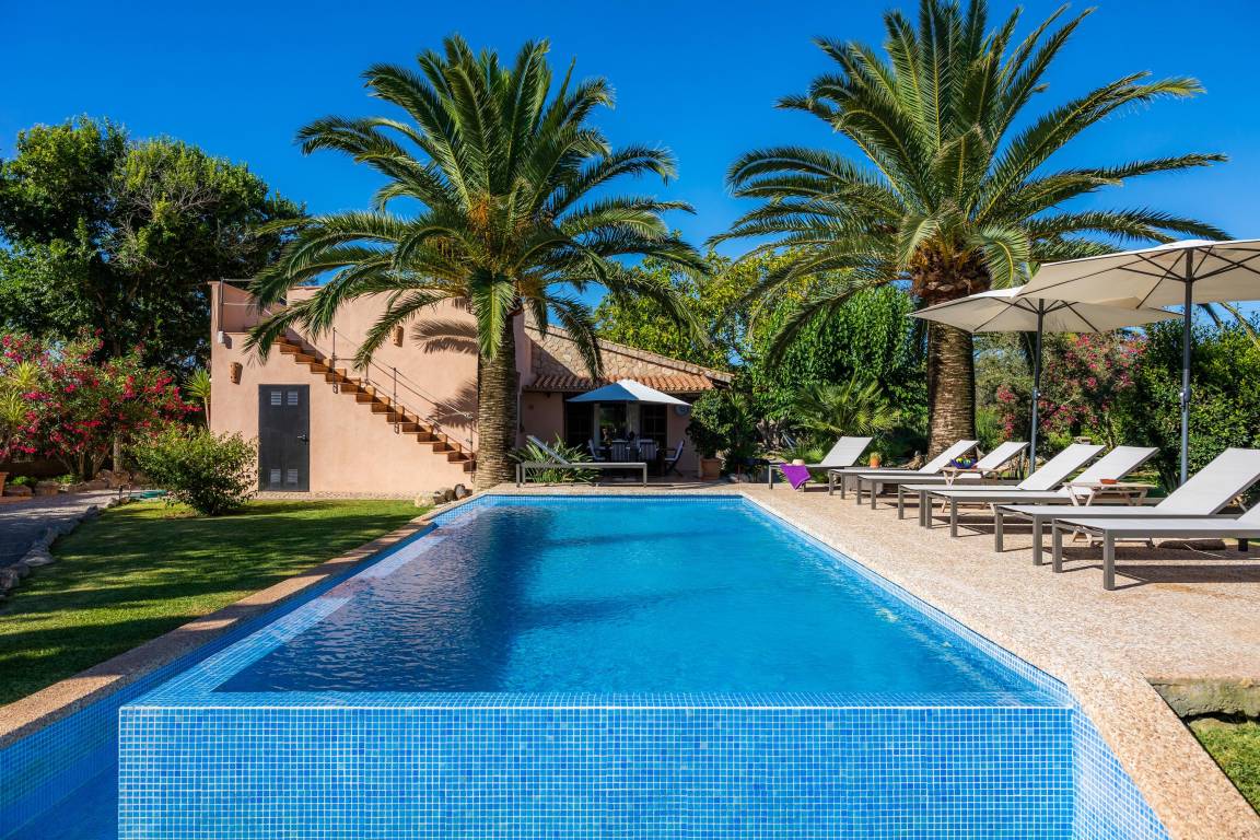 250 M² Ferienhaus ∙ 4 Schlafzimmer ∙ 8 Gäste - Son Servera