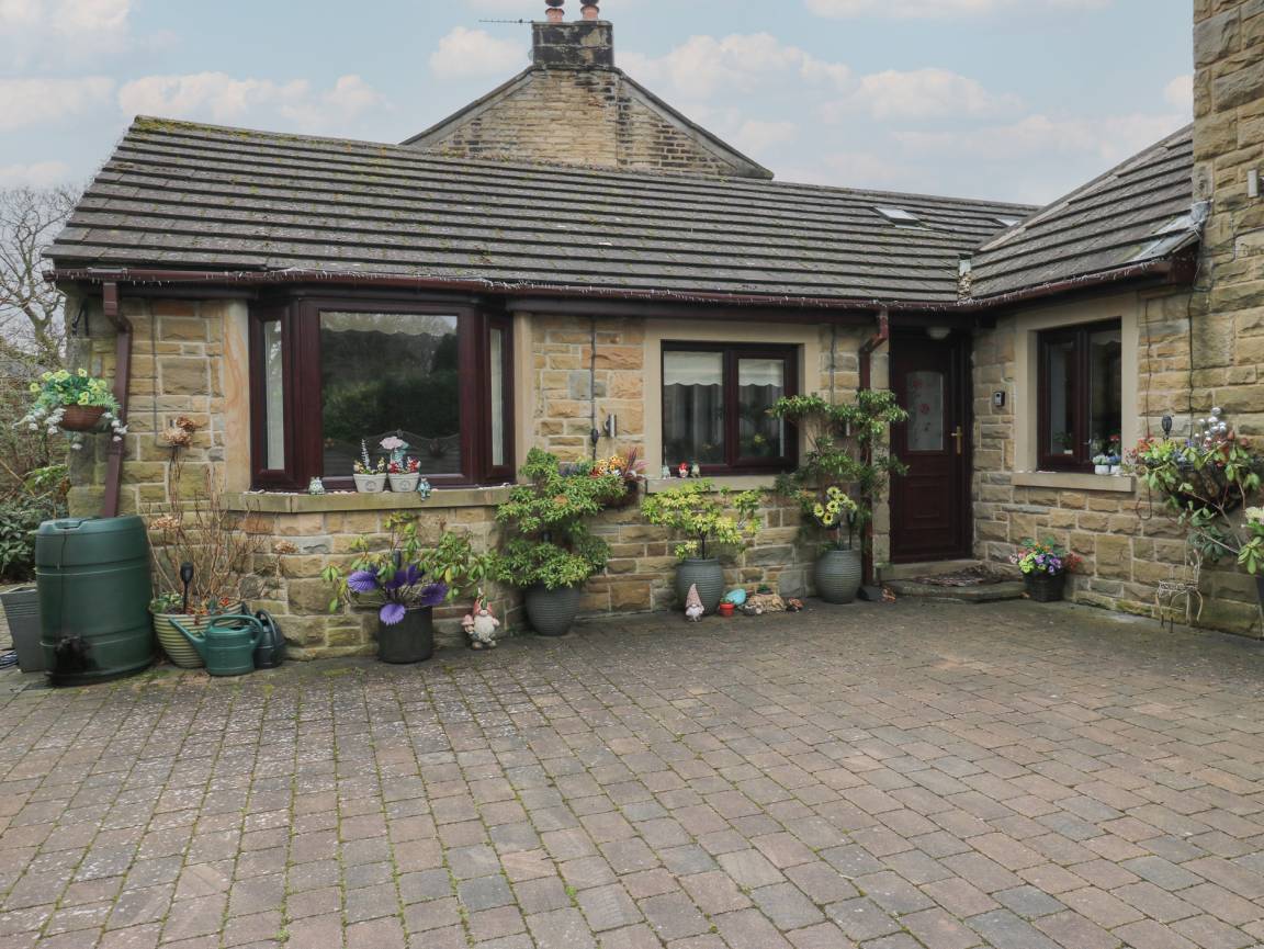 Cottage ∙ 2 Bedrooms ∙ 4 Guests - Holmfirth