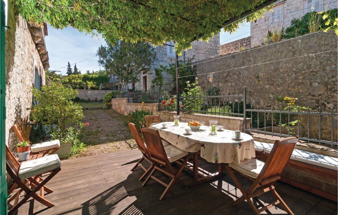91 M² House ∙ 3 Bedrooms ∙ 6 Guests - Milna
