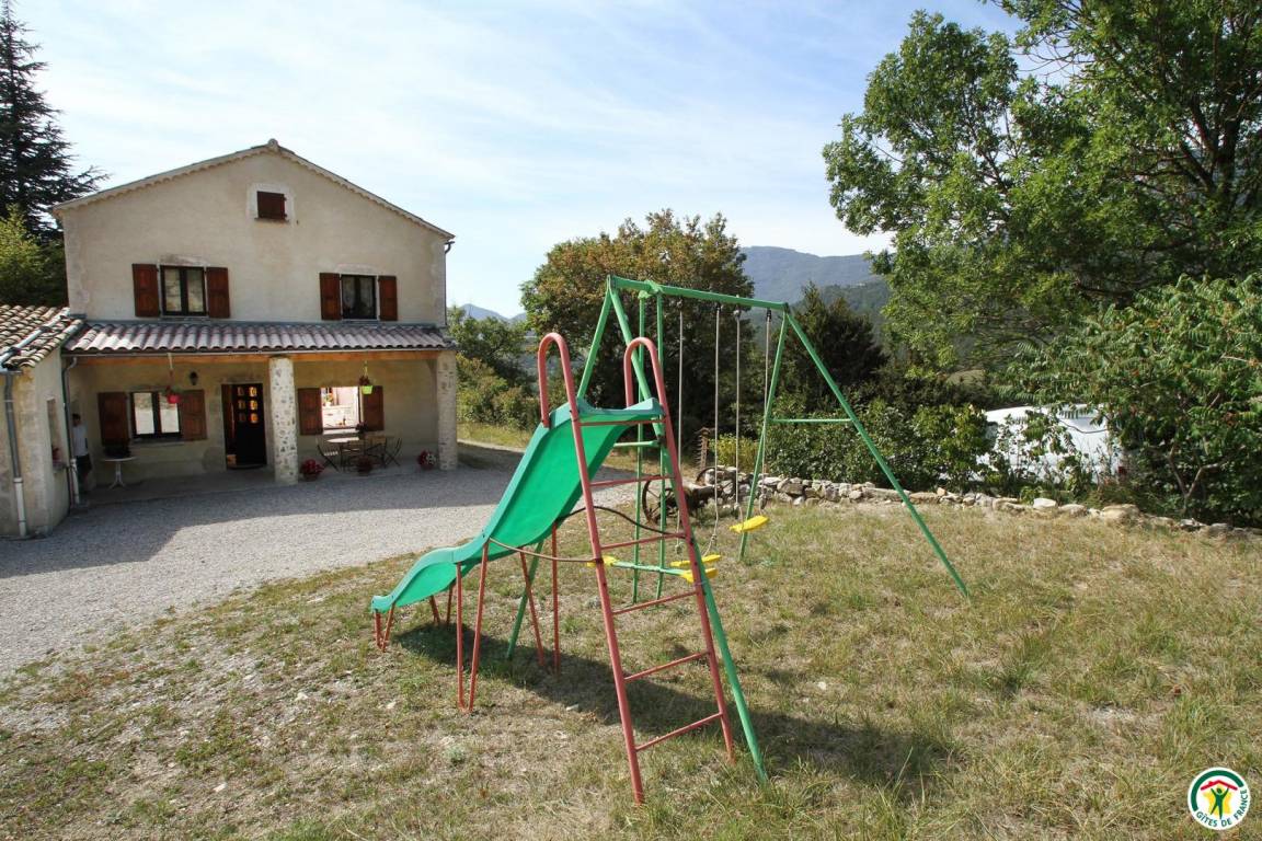 115 M² Gîte ∙ 4 Chambres ∙ 7 Personnes - Drôme