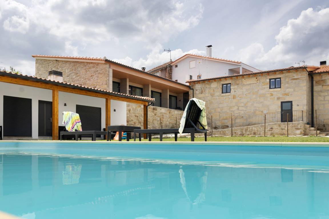 450 M² Casa ∙ 5 Quartos ∙ 16 Hóspedes - Valpaços