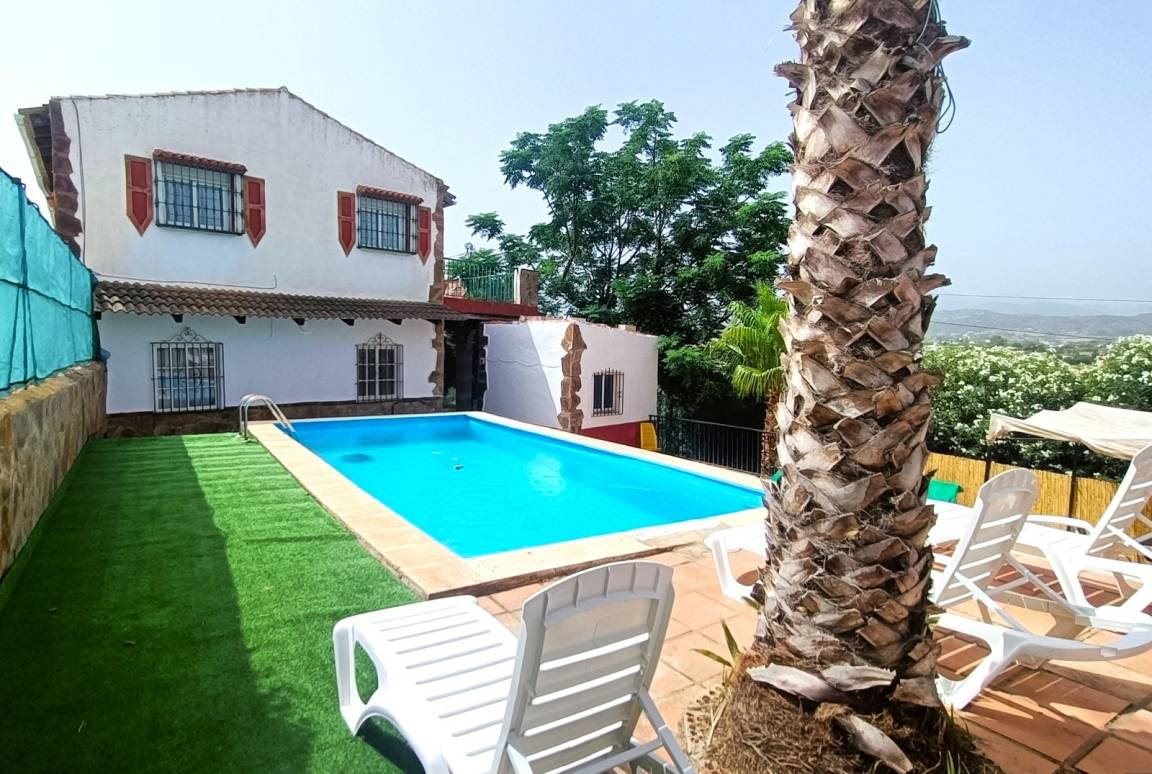 200 M² Ferienhaus ∙ 6 Schlafzimmer ∙ 14 Gäste - Cártama