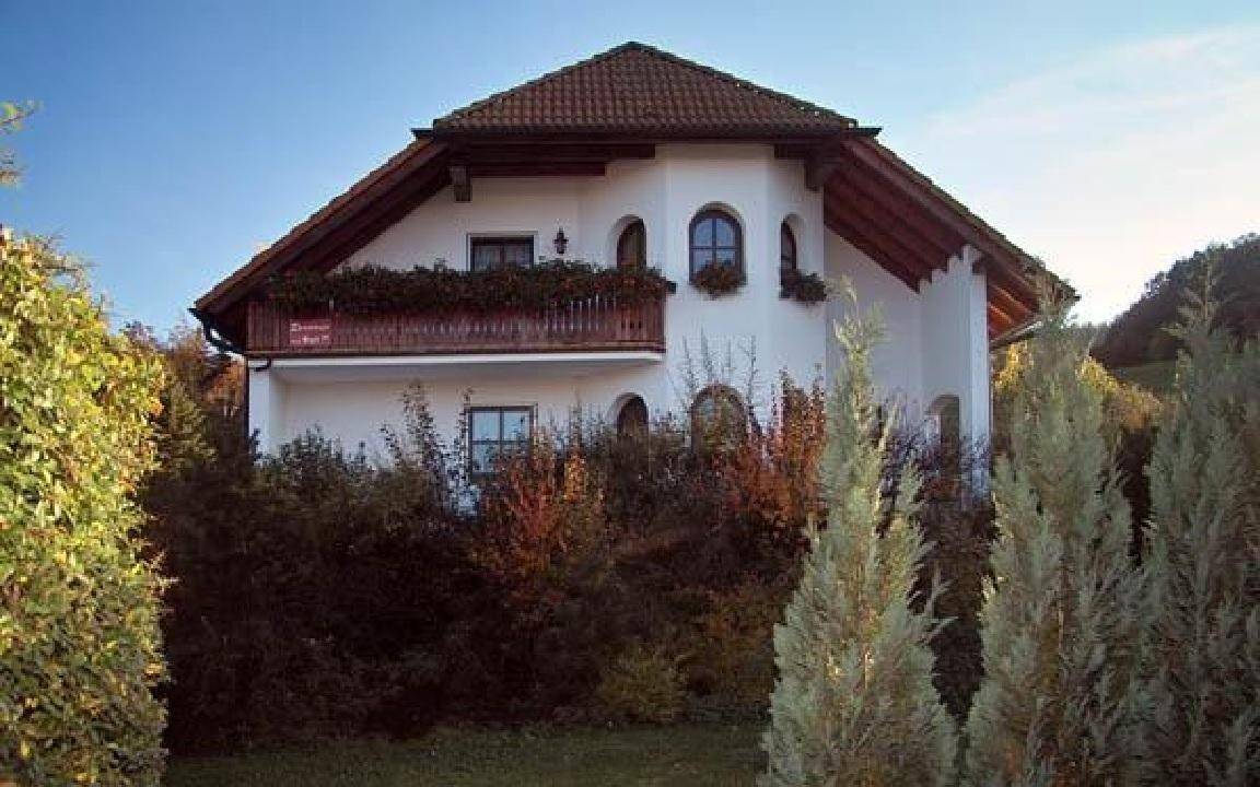 100 M² Ferienwohnung ∙ 2 Schlafzimmer ∙ 4 Gäste - Bad Tabarz