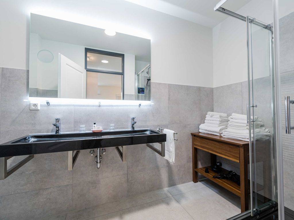 65 M² Apartamento ∙ 2 Habitaciones ∙ 4 Huéspedes - Leer