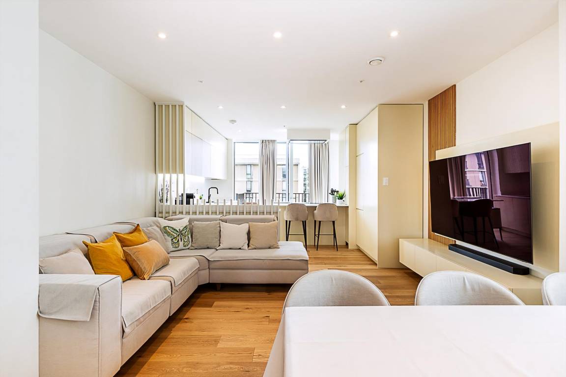 Apartment ∙ 3 Bedrooms ∙ 6 Guests - Chingford