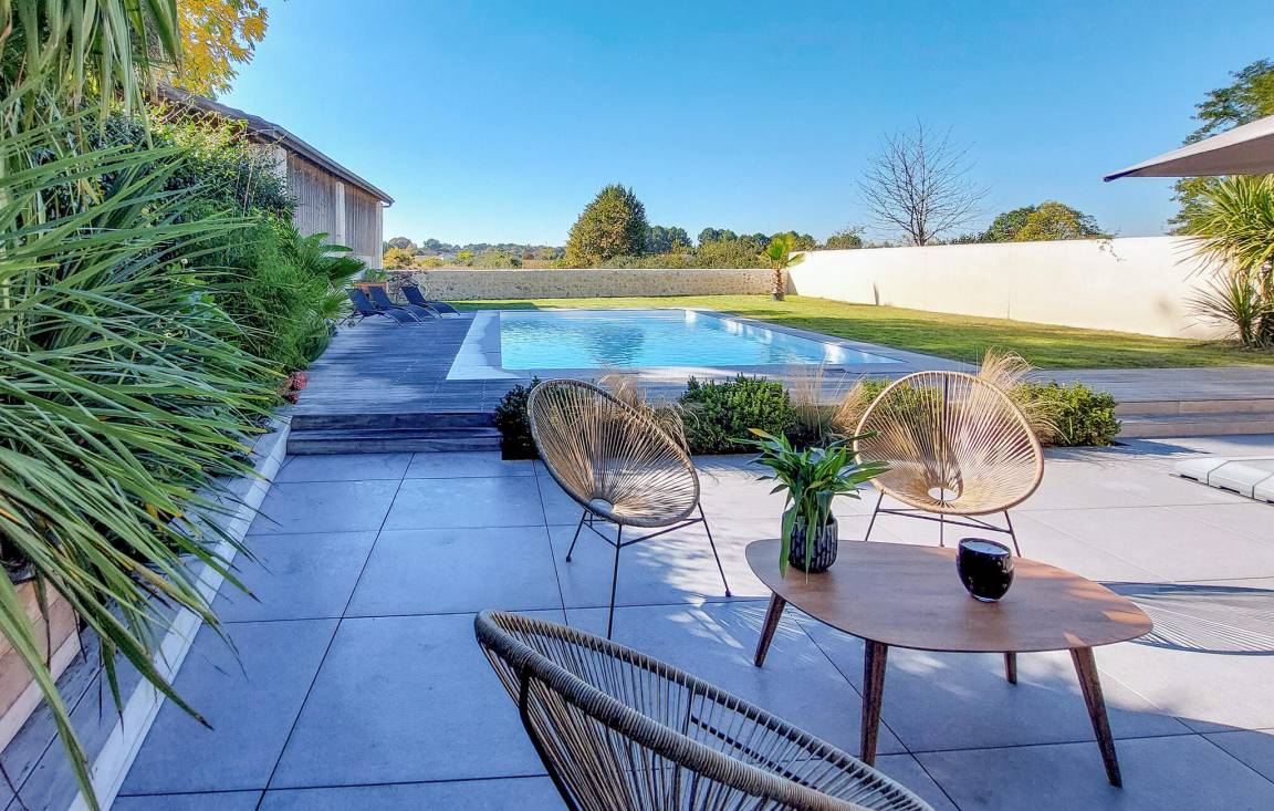 258 M² House ∙ 4 Bedrooms ∙ 8 Guests - Blaye