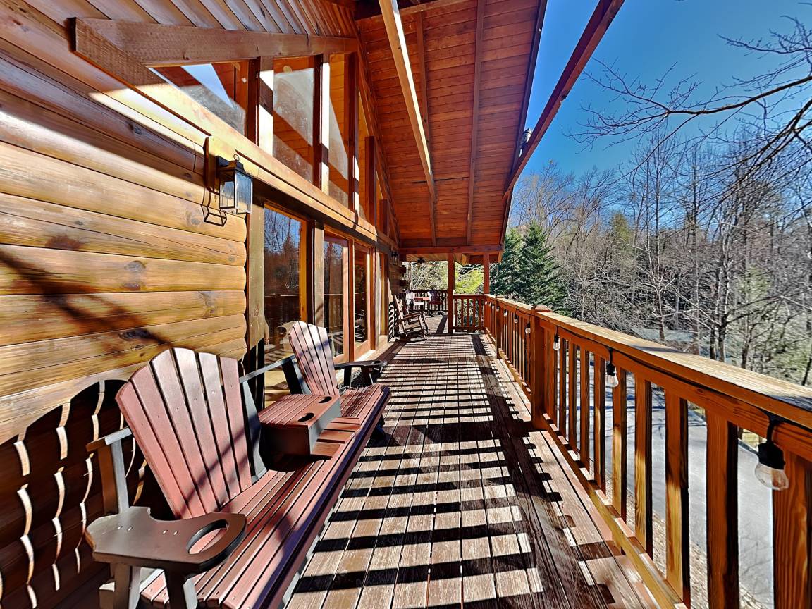 158 M² Cabin ∙ 2 Bedrooms ∙ 6 Guests - Gatlinburg, TN