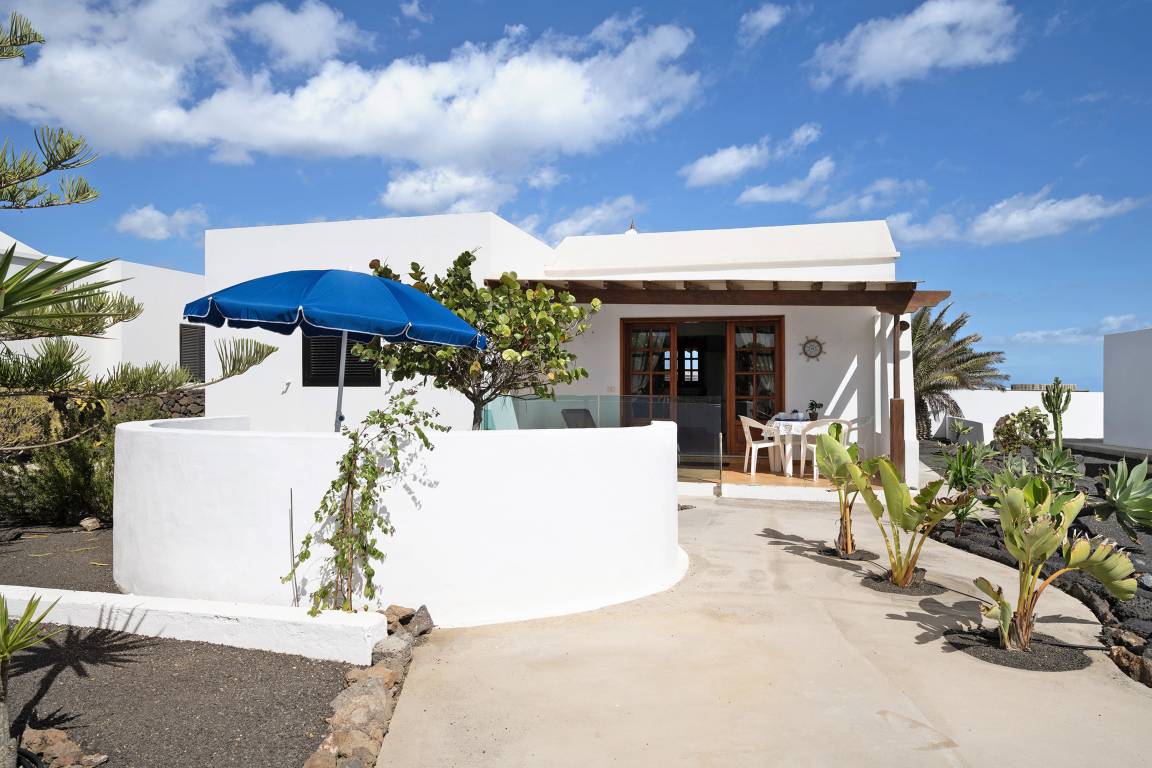 60 M² House ∙ 2 Bedrooms ∙ 4 Guests - Costa Teguise