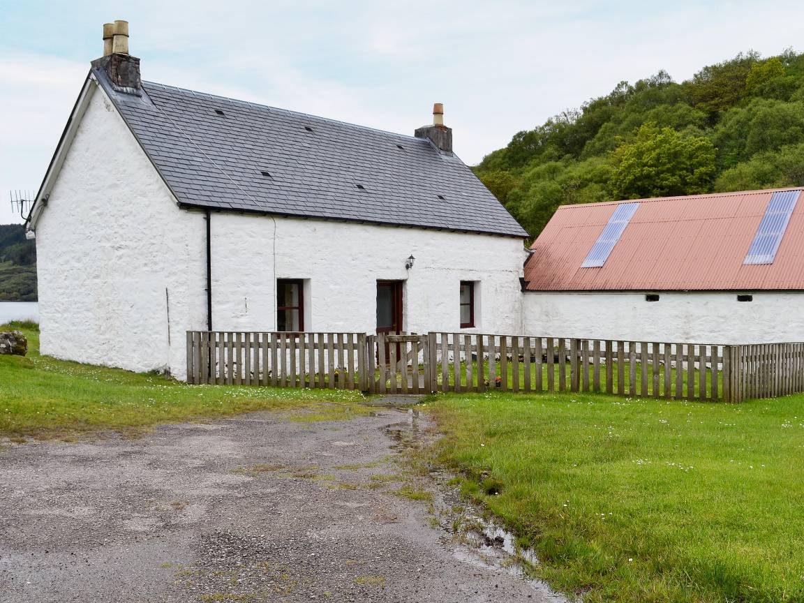 Cottage ∙ 2 Bedrooms ∙ 5 Guests - Bute