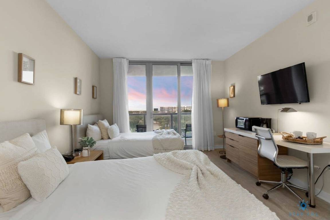 Apartment ∙ 4 Guests - Hallandale Beach, FL