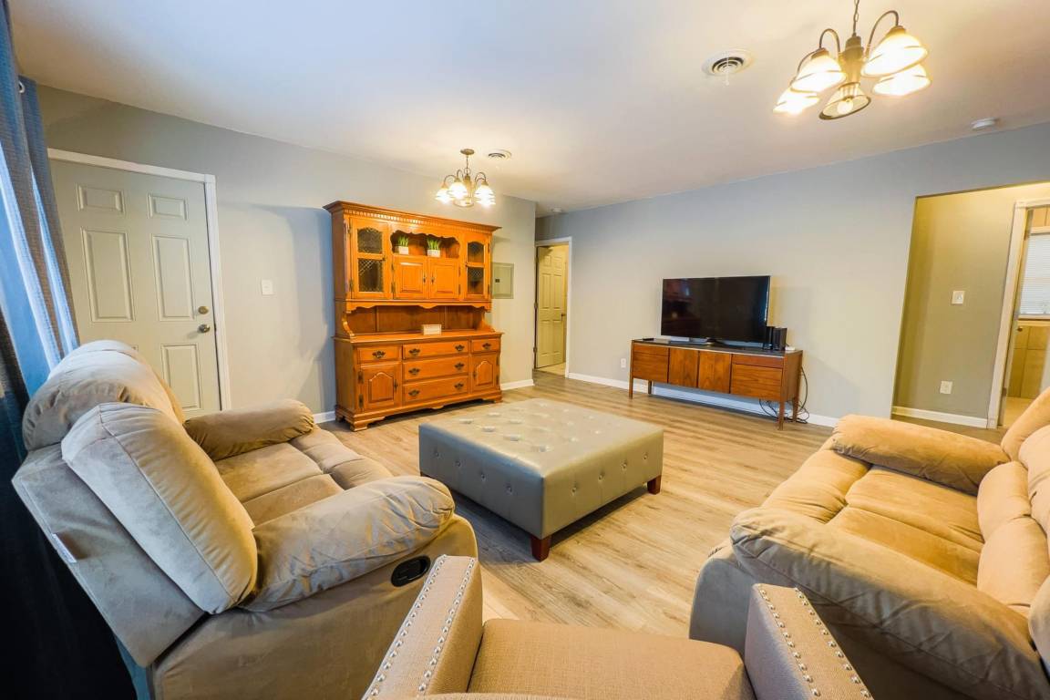 House ∙ 6 Bedrooms ∙ 12 Guests - Niagara Falls