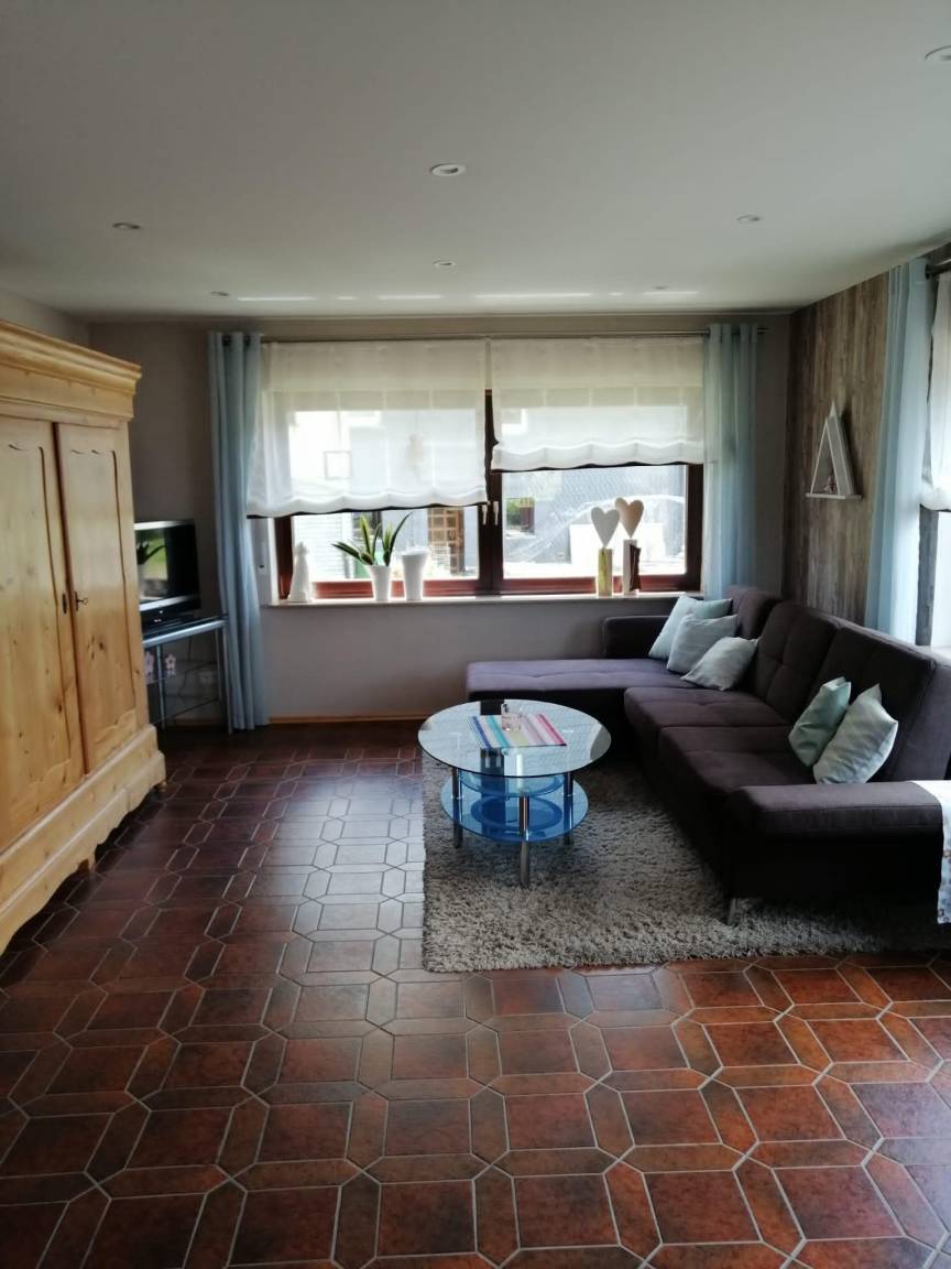 80 M² Ferienwohnung ∙ 1 Schlafzimmer ∙ 4 Gäste - Kastellaun