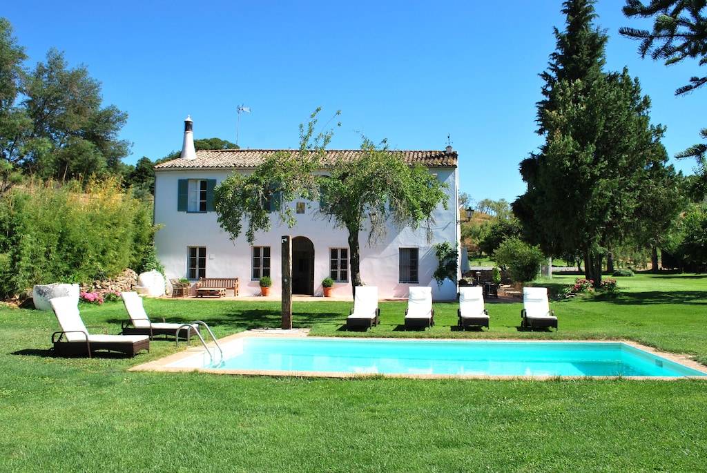 483 M² Schloss ∙ 8 Schlafzimmer ∙ 21 Gäste - Constantina