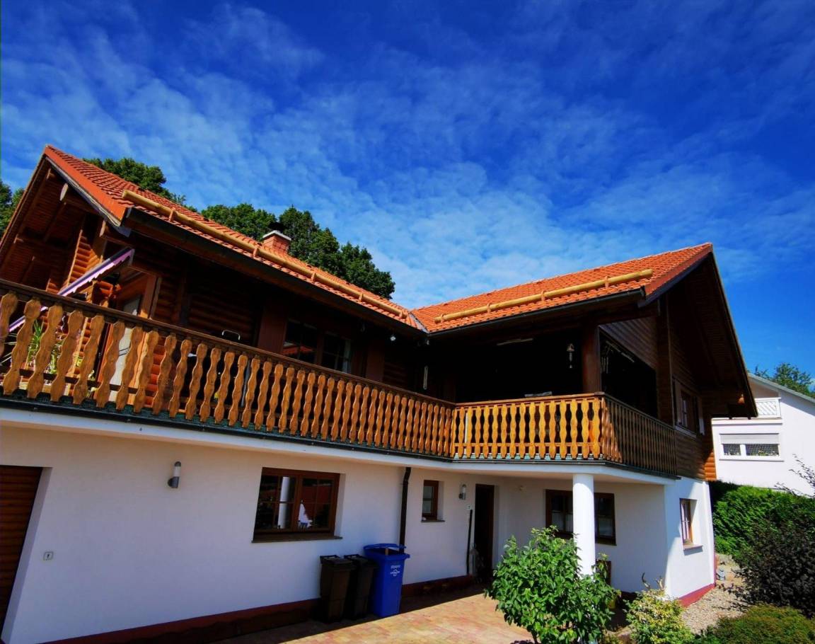 55 M² Ferienwohnung ∙ 2 Schlafzimmer ∙ 5 Gäste - Bad Neustadt an der Saale