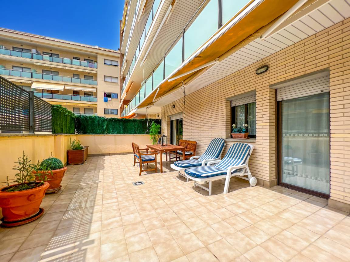 63 M² Apartamento ∙ 2 Habitaciones ∙ 4 Huéspedes - Lloret de Mar