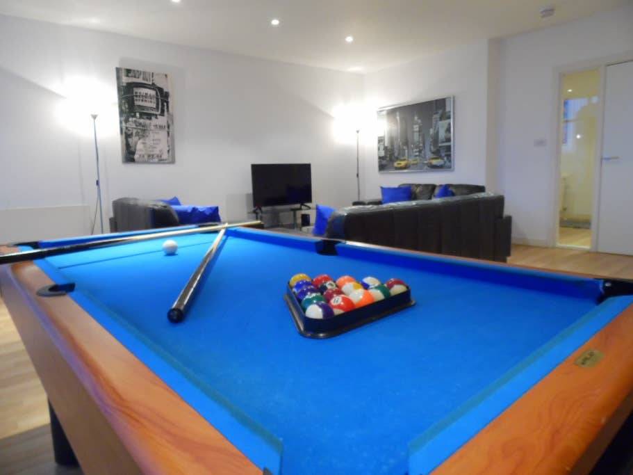 Apartment ∙ 2 Bedrooms ∙ 4 Guests - Ibrox Stadium