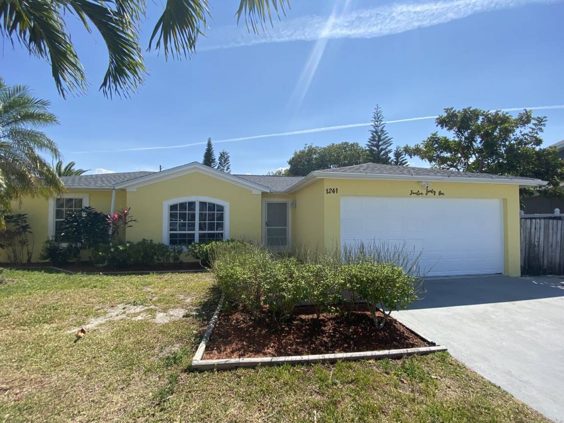107 M² House ∙ 3 Bedrooms ∙ 6 Guests - Fort Pierce, FL