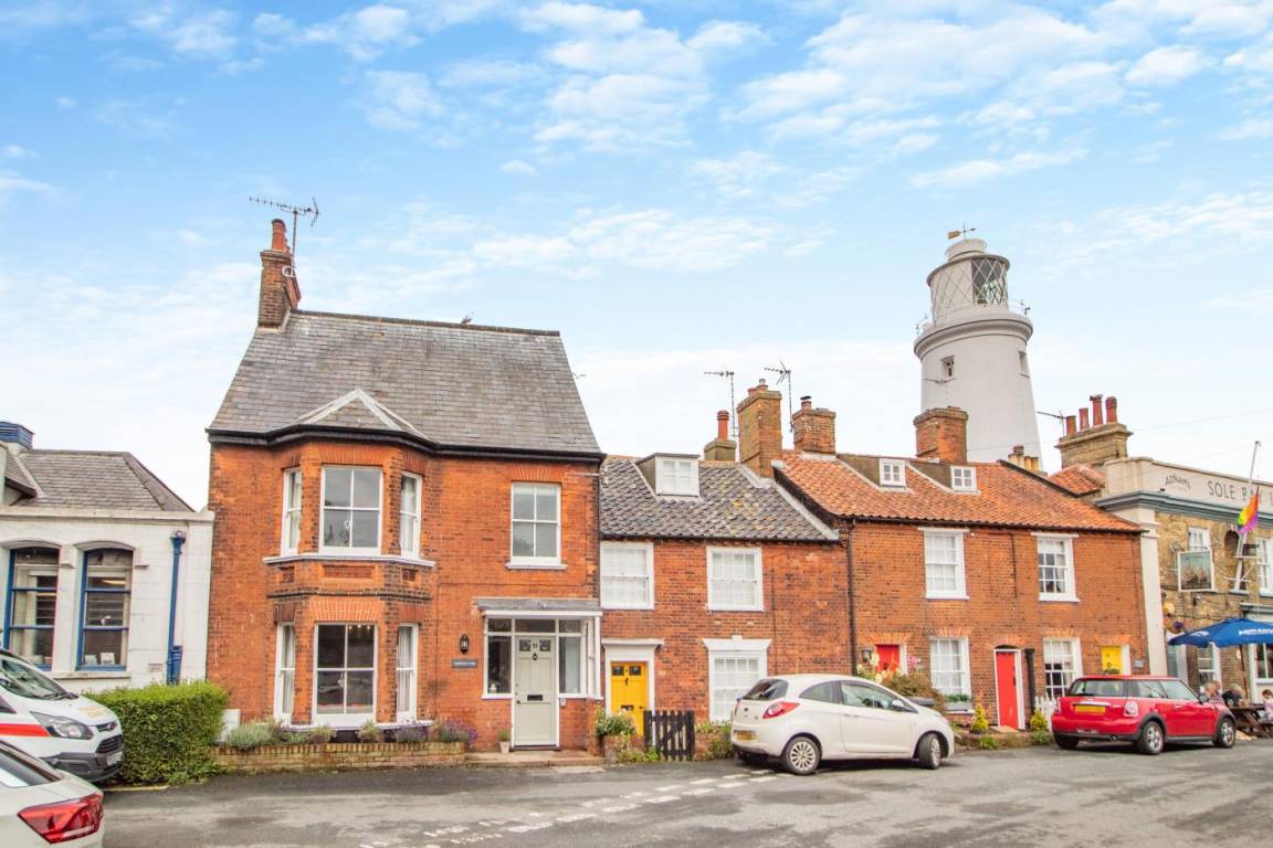 Cottage ∙ 3 Bedrooms ∙ 8 Guests - Southwold