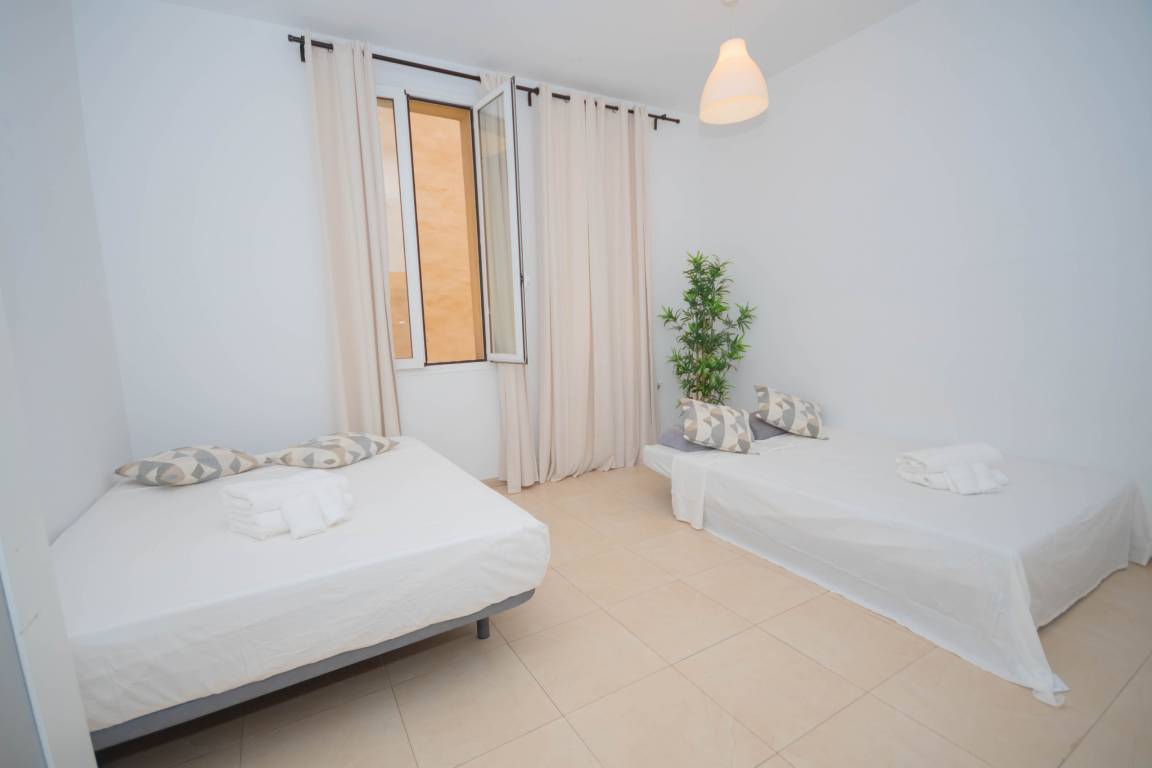 60 M² Apartment ∙ 3 Bedrooms ∙ 10 Guests - Madrid