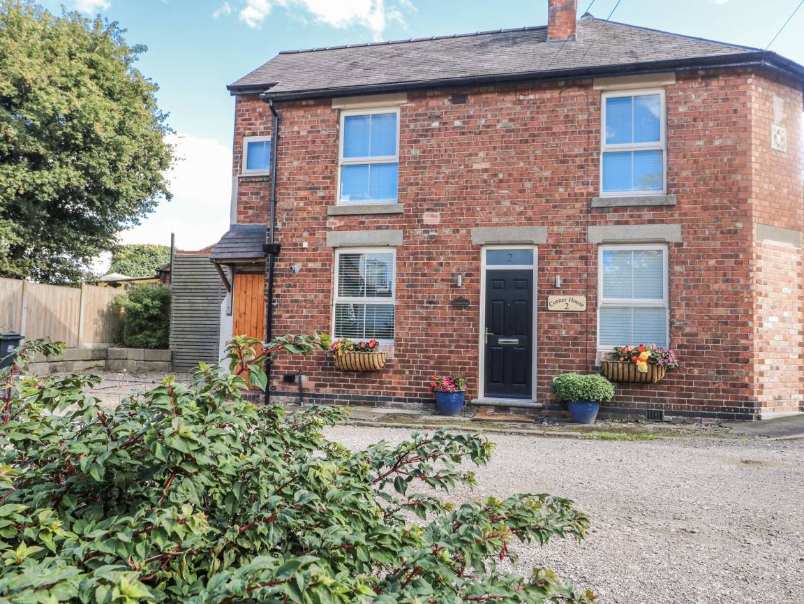 Cottage ∙ 2 Bedrooms ∙ 4 Guests - Derby, UK