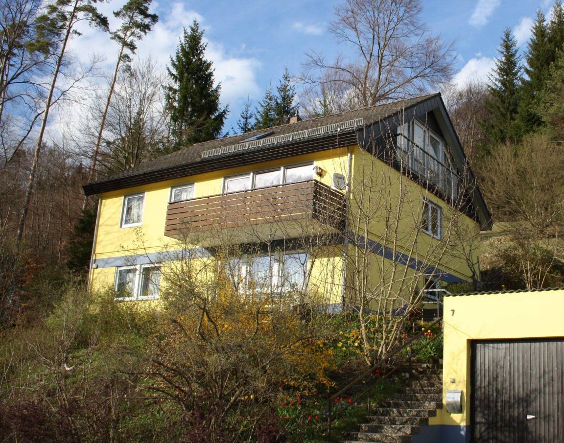 76 M² Ferienwohnung ∙ 1 Schlafzimmer ∙ 5 Gäste - Burladingen