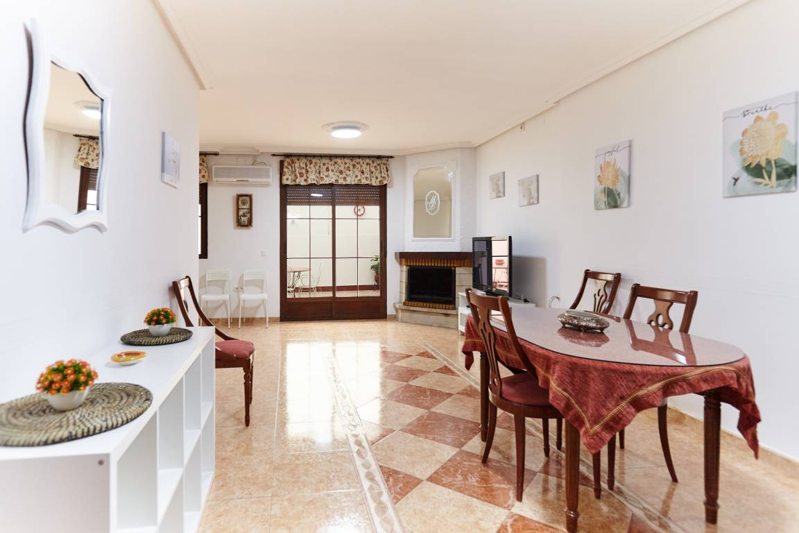 160 M² Casa ∙ 4 Habitaciones ∙ 7 Huéspedes - Baena