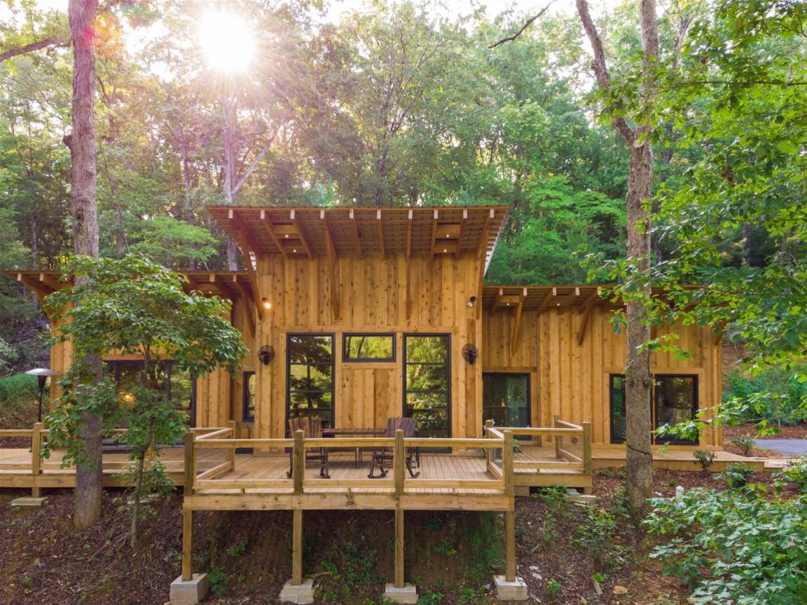 137 M² Cabin ∙ 2 Bedrooms ∙ 4 Guests - Georgia, GA
