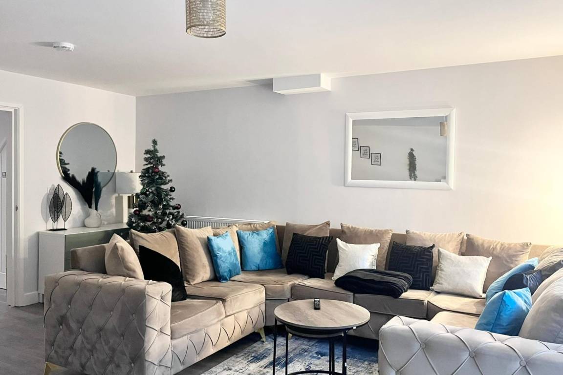 1780 M² House ∙ 5 Bedrooms ∙ 12 Guests - Kent