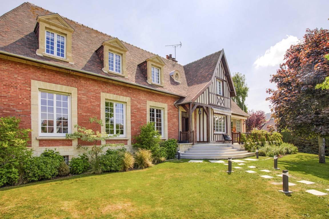 300 M² Villa ∙ 7 Slaapkamers ∙ 14 Gasten - Villerville