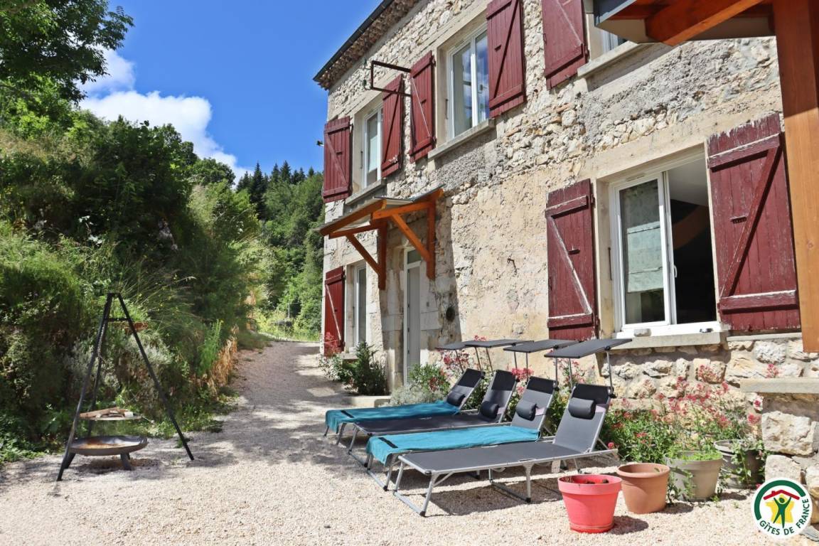 107 M² Gîte ∙ 3 Chambres ∙ 6 Personnes - Rhône-Alpes
