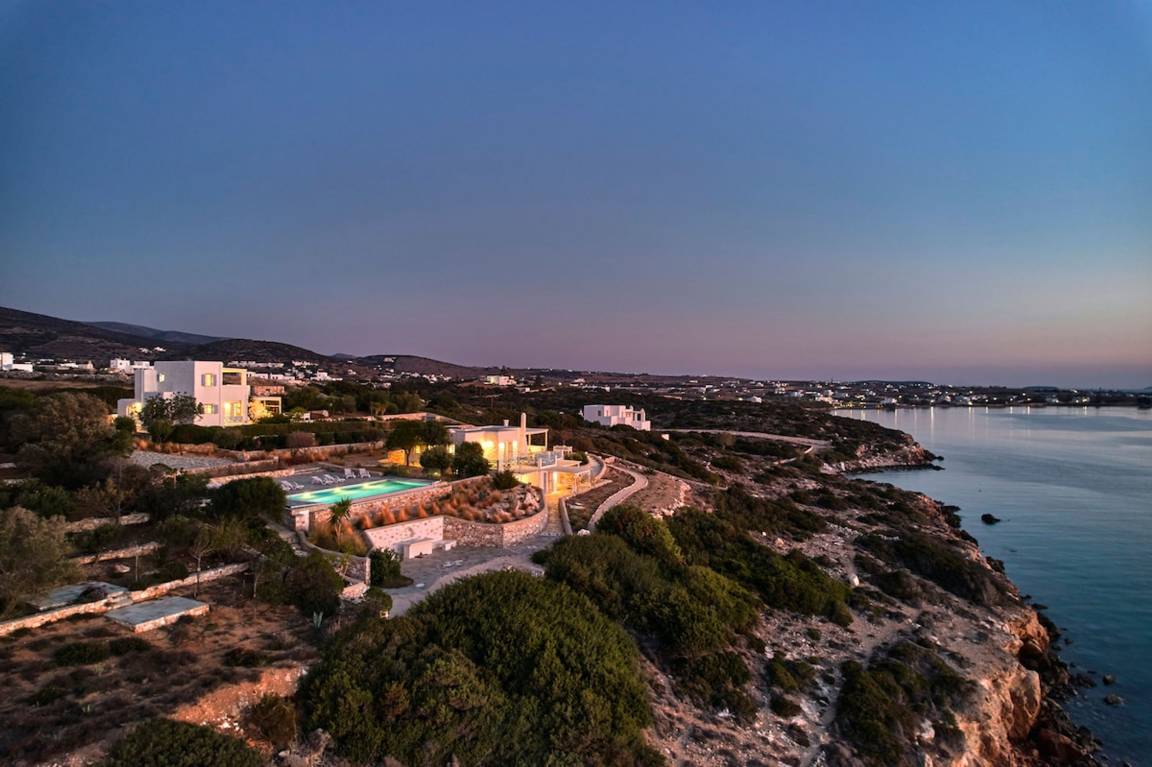 200 M² Villa ∙ 4 Habitaciones ∙ 8 Huéspedes - Antiparos