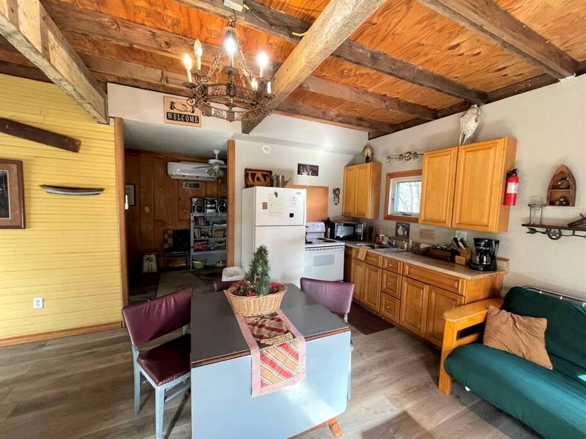 House ∙ 2 Bedrooms ∙ 11 Guests - Marble Falls, TX