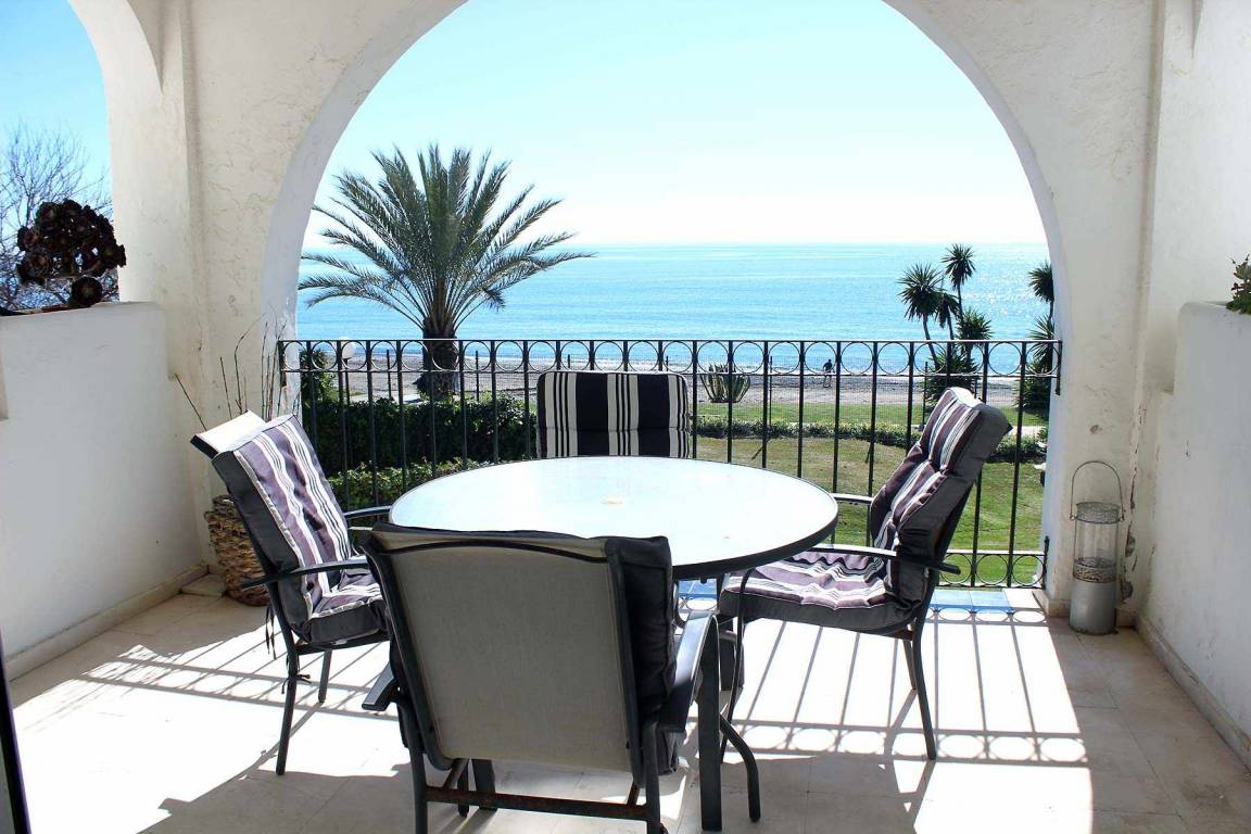 80 M² Apartamento ∙ 2 Habitaciones ∙ 6 Huéspedes - Estepona