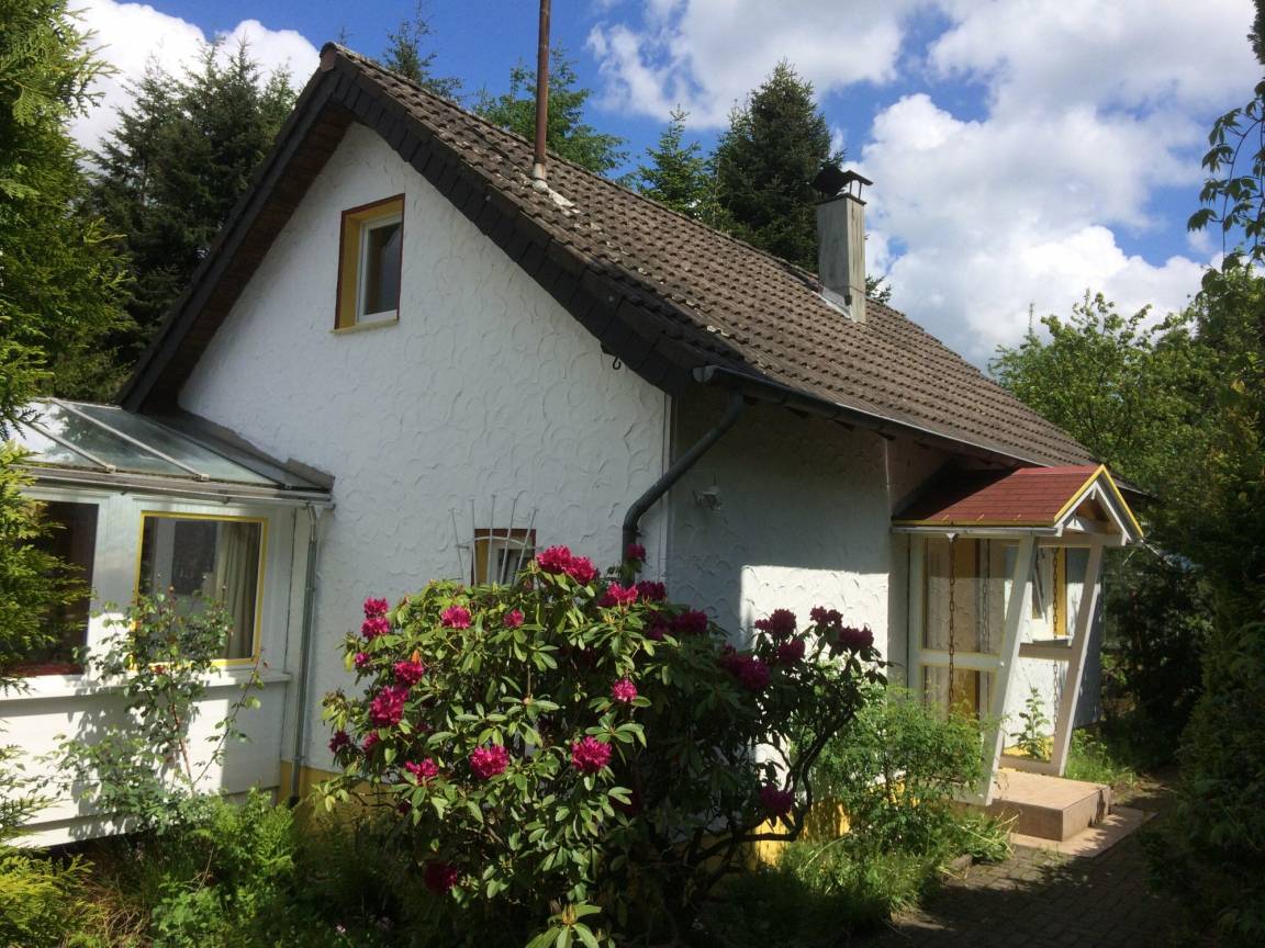 90 M² Ferienhaus ∙ 3 Schlafzimmer ∙ 6 Gäste - Bergisch Gladbach