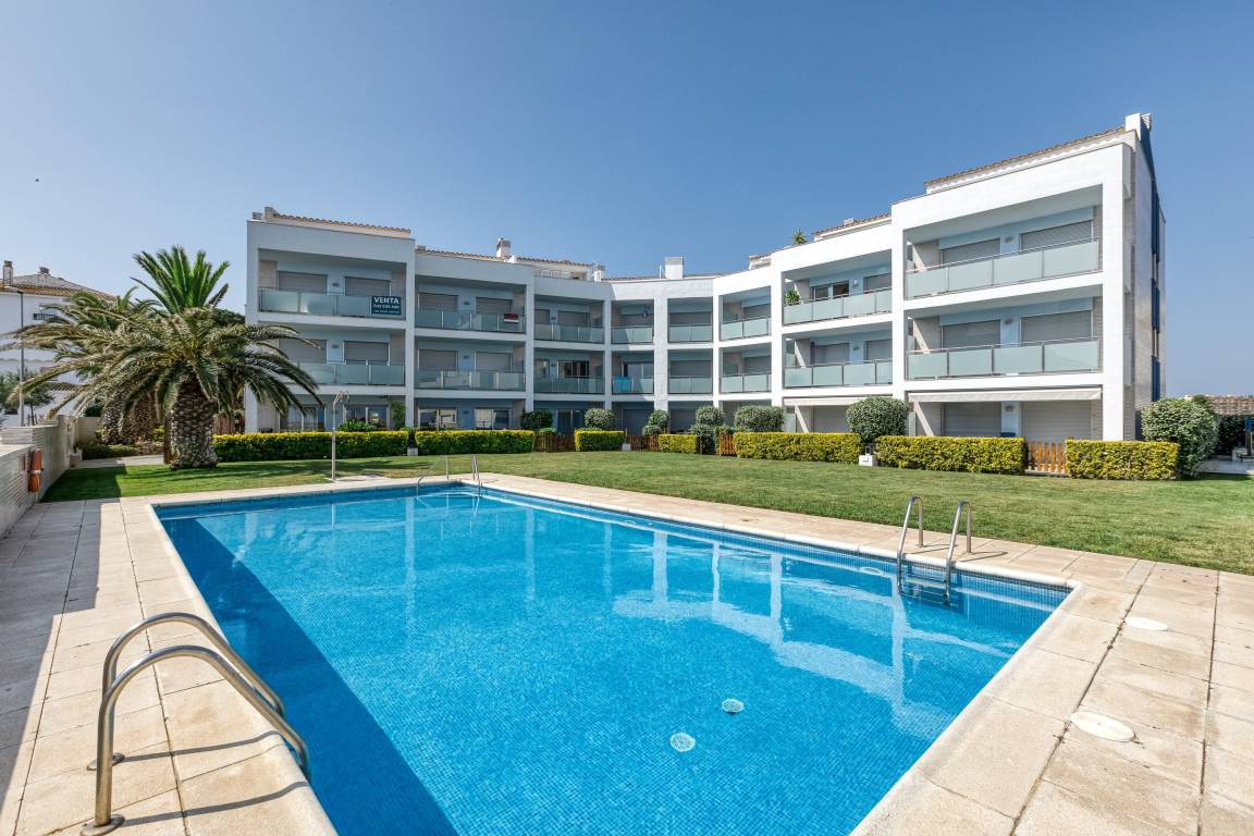 80 M² Apartamento ∙ 3 Habitaciones ∙ 6 Huéspedes - La Escala