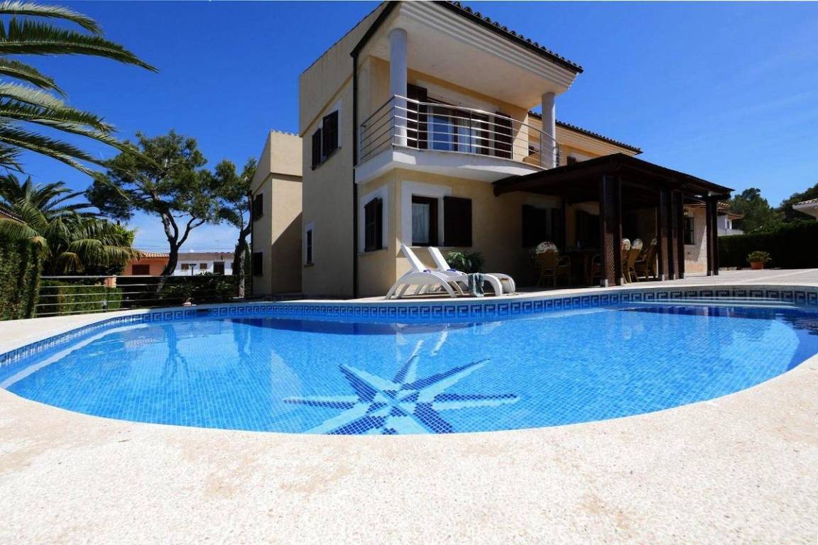 450 M² House ∙ 4 Bedrooms ∙ 9 Guests - Alcúdia