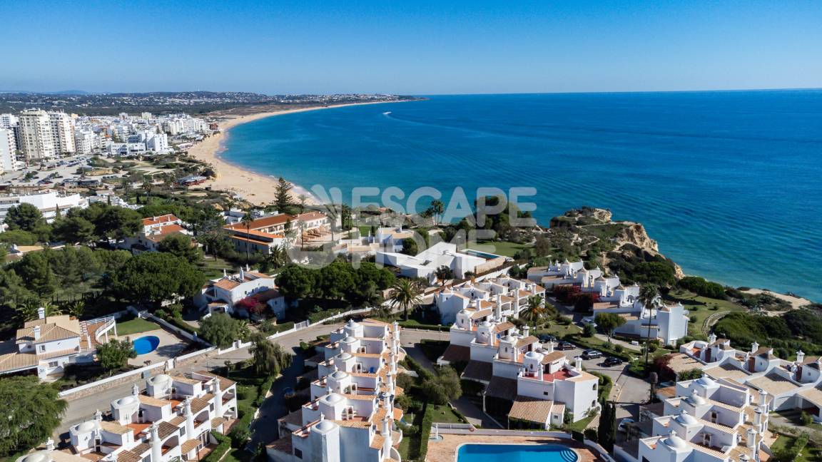 240 M² House ∙ 3 Bedrooms ∙ 8 Guests - Porches