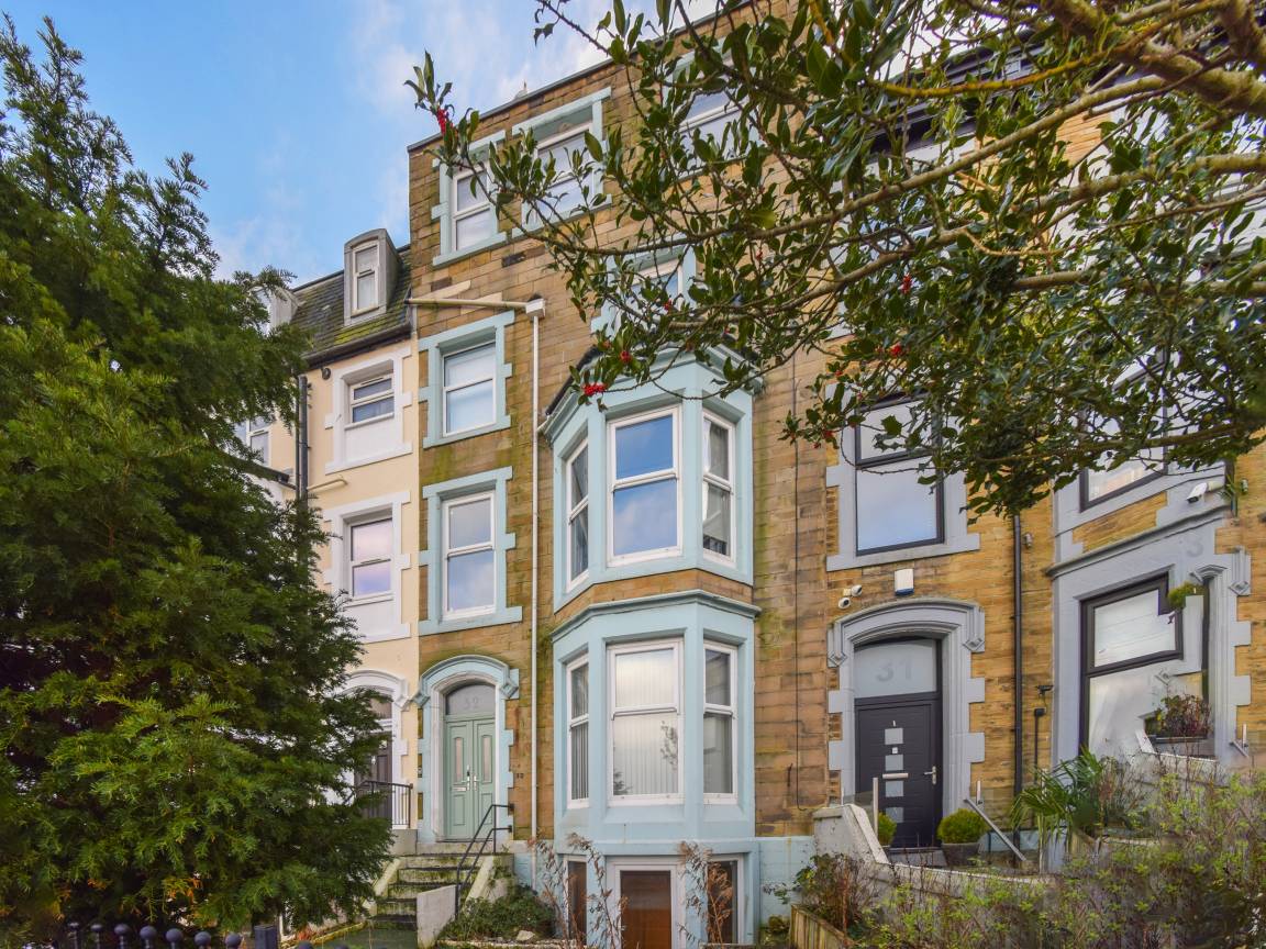 Cottage ∙ 8 Bedrooms ∙ 16 Guests - Morecambe