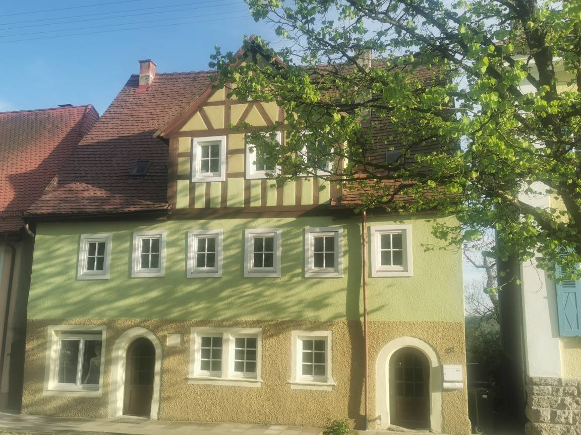 50 M² Ferienwohnung ∙ 1 Schlafzimmer ∙ 3 Gäste - Kirchberg an der Jagst