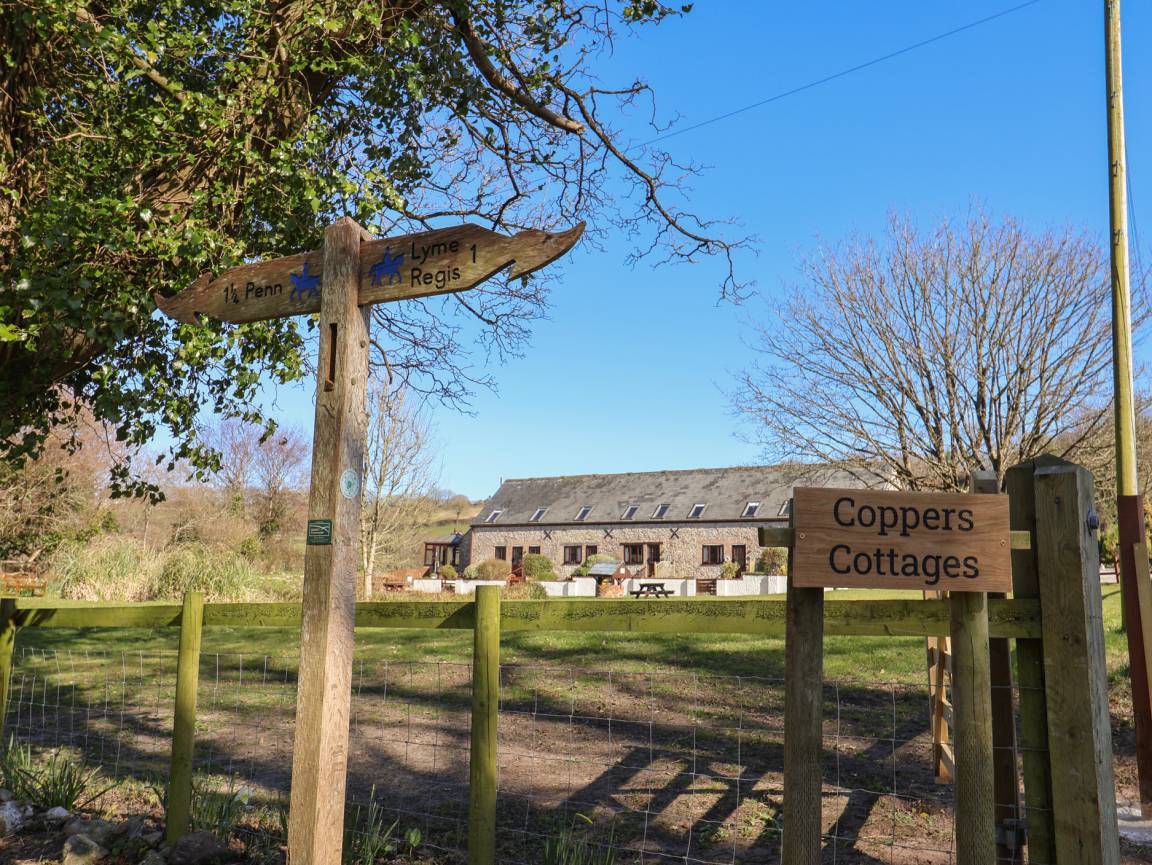 Cottage ∙ 2 Bedrooms ∙ 4 Guests - Charmouth