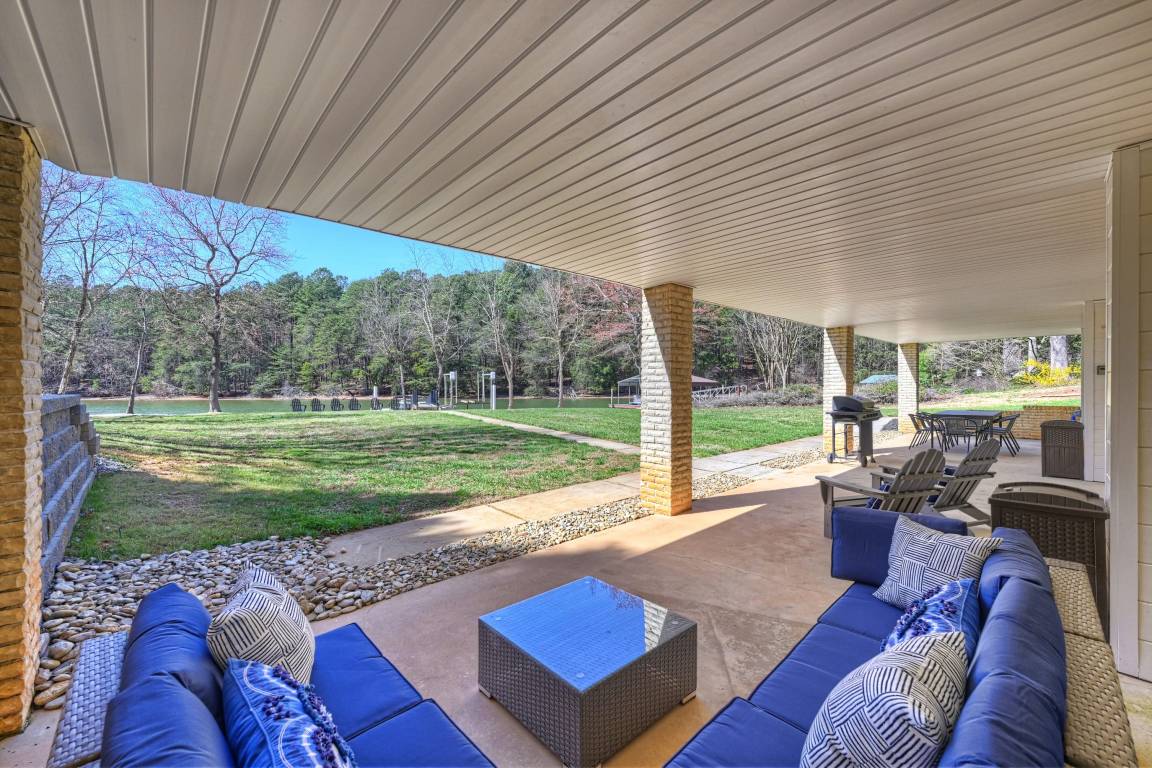 325 M² House ∙ 7 Bedrooms ∙ 20 Guests - Denver, NC