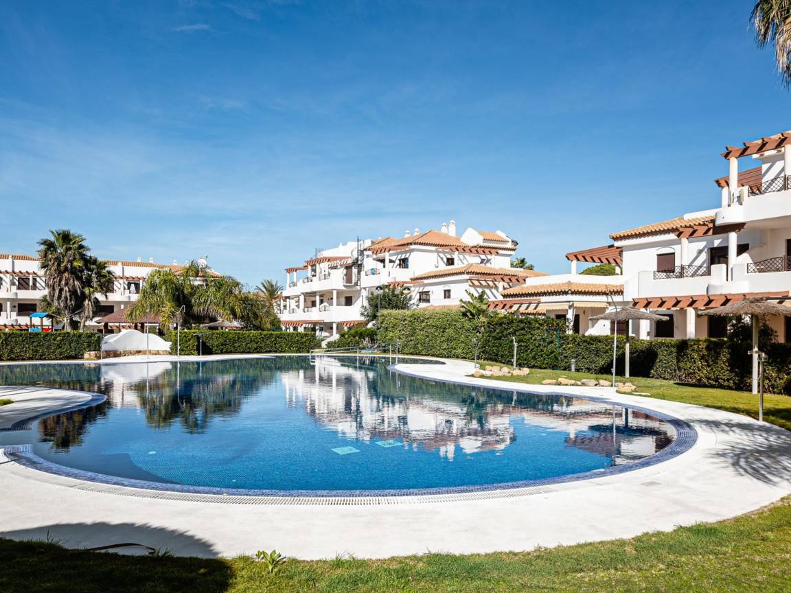 48 M² Apartamento ∙ 2 Habitaciones ∙ 4 Huéspedes - Urbanización Novo Santi Petri