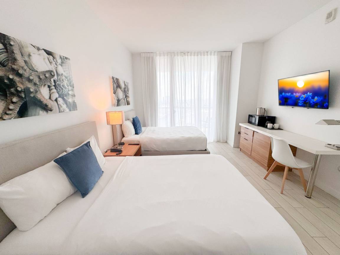 357 M² Apartamento ∙ 1 Habitación ∙ 4 Huéspedes - Hallandale Beach, FL