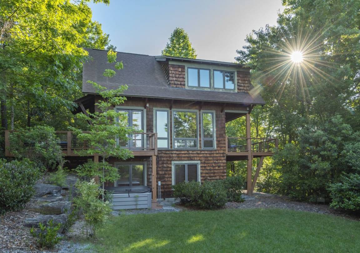 158 M² Cabin ∙ 2 Bedrooms ∙ 4 Guests - Lake James State Park, Nebo