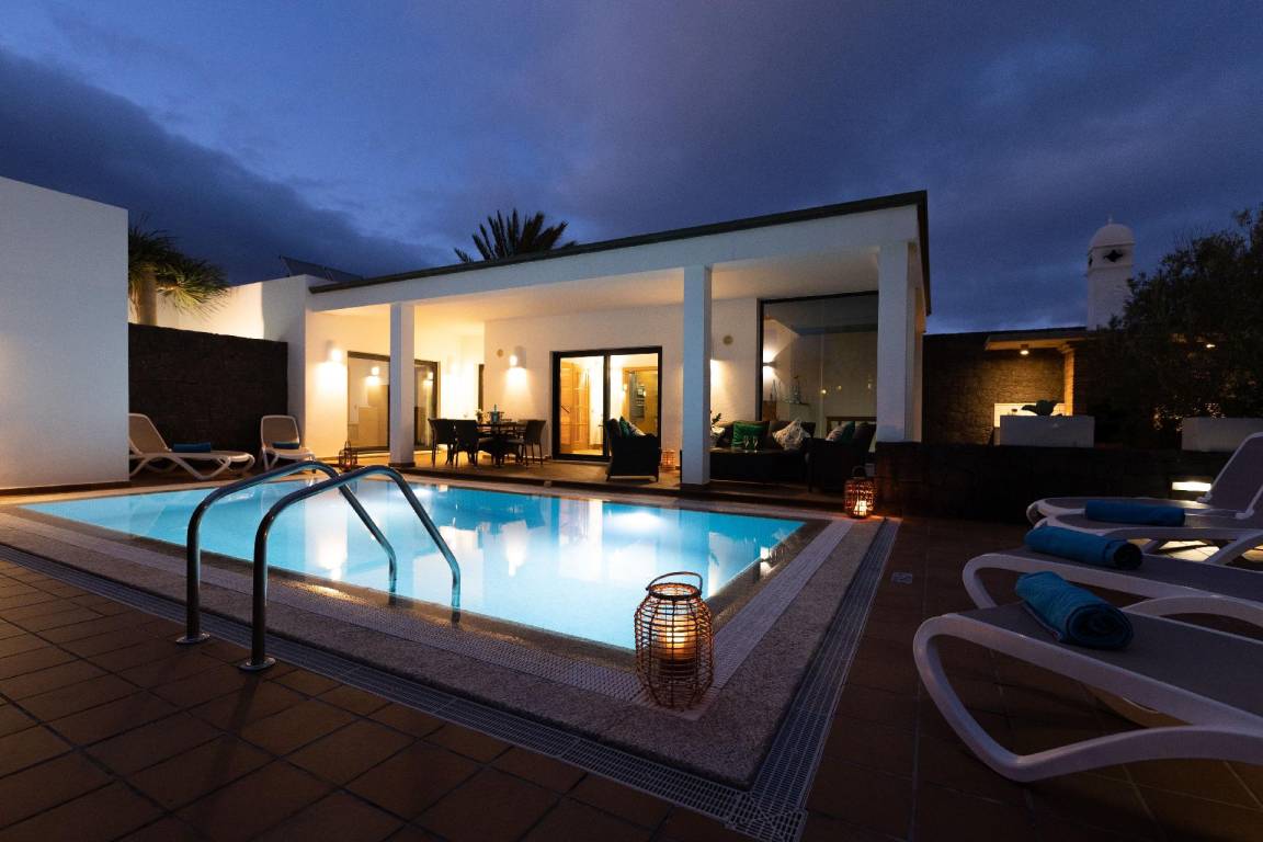 200 M² Huis ∙ 3 Slaapkamers ∙ 6 Gasten - Playa Blanca