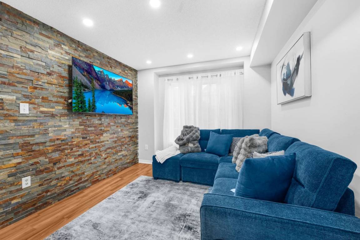 1000 M² House ∙ 2 Bedrooms ∙ 4 Guests - Ajax