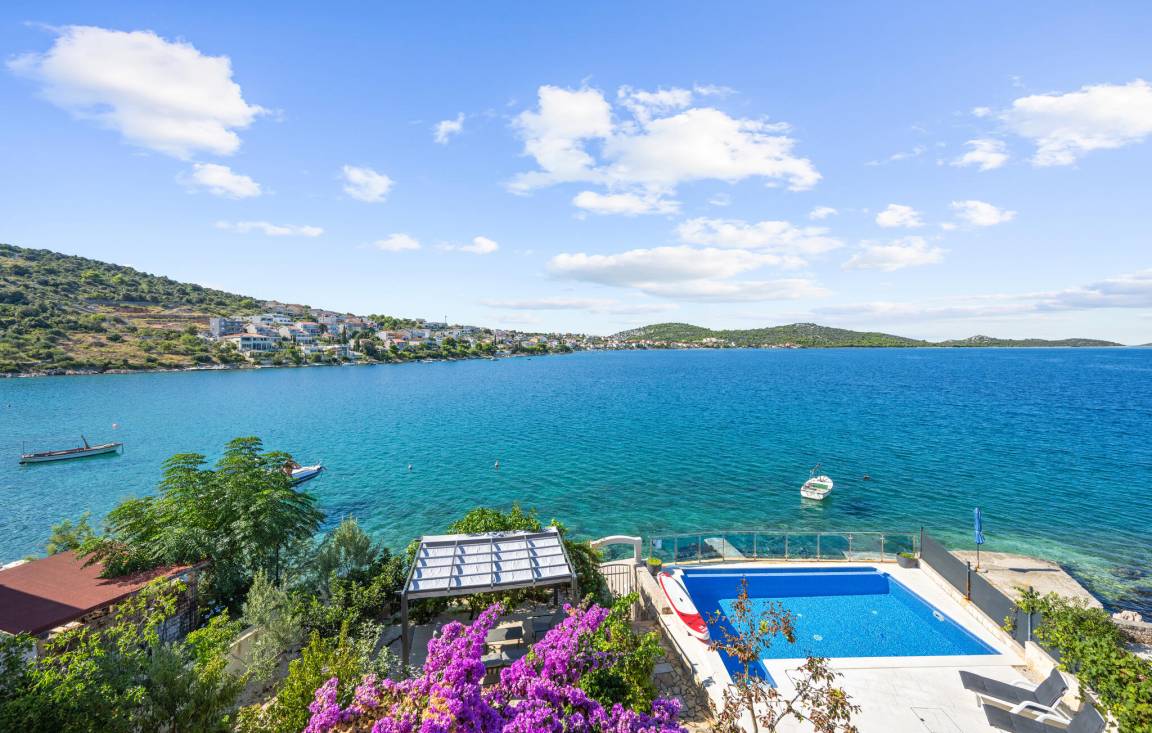 215 M² Ferienhaus ∙ 6 Schlafzimmer ∙ 12 Gäste - Primošten