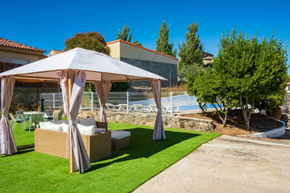 250 M² House ∙ 6 Bedrooms ∙ 12 Guests - Almeida, Portugal