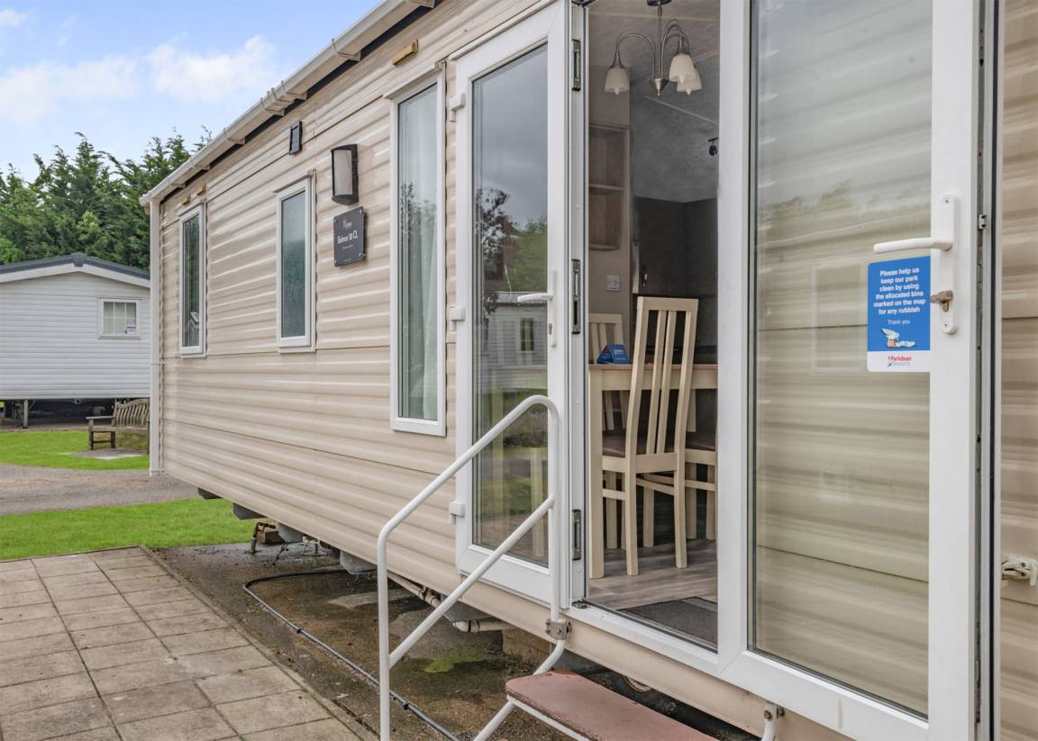 Caravan ∙ 3 Bedrooms ∙ 8 Guests - Great Yarmouth